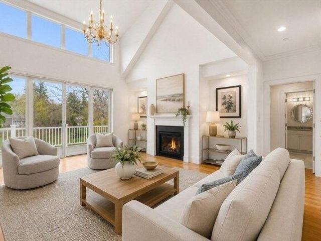 condo with 3 bedroom, Milton MA ES103495238