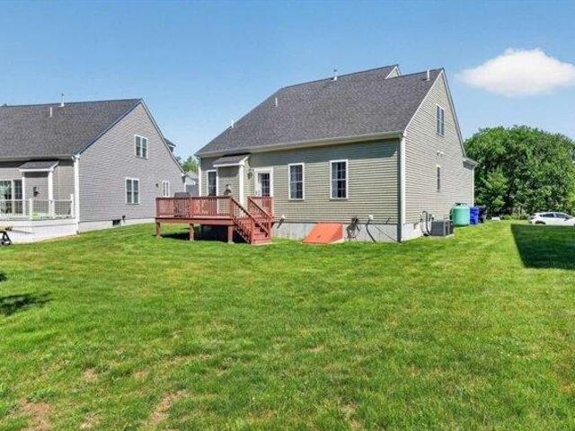 condo with 3 bedroom, Milford MA DS104236309