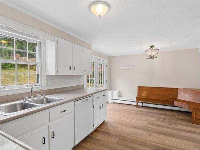 condo with 3 bedroom, Milford MA ES104191135