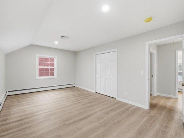 condo with 3 bedroom, Milford NH ES104077557
