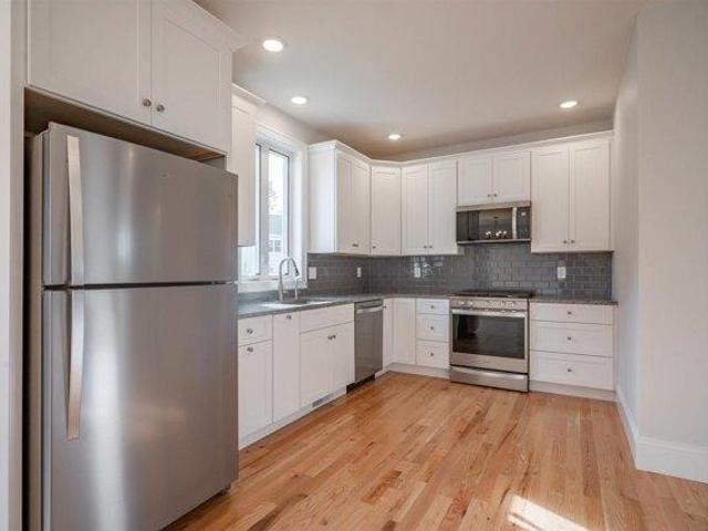 condo with 3 bedroom, Nashua NH DLS103035140