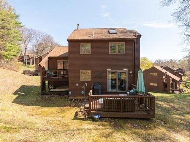 condo with 3 bedroom, Nashua NH DS102476543