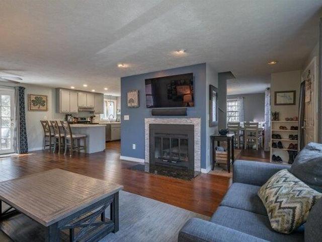 condo with 3 bedroom, Nashua NH DS102560295