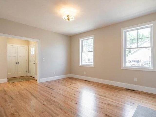 condo with 3 bedroom, Nashua NH DS102279163