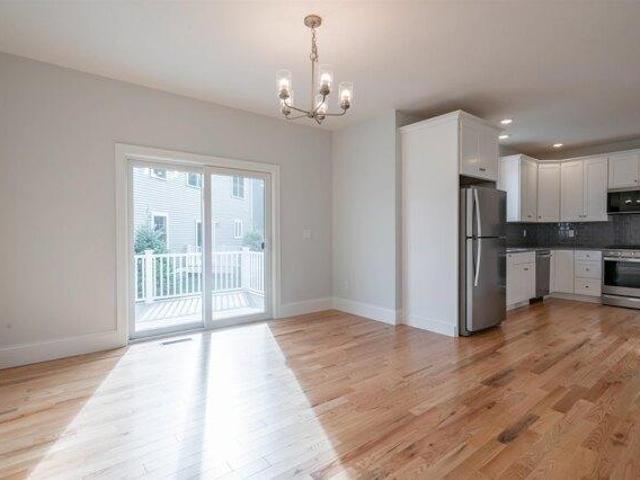 condo with 3 bedroom, Nashua NH ES103929961