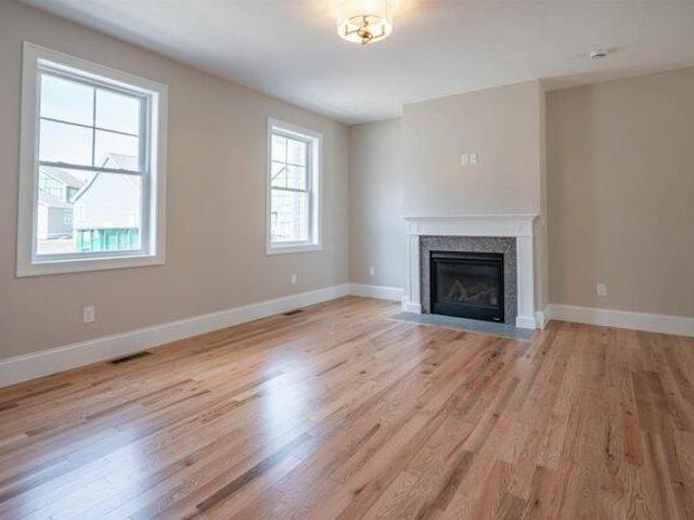 condo with 3 bedroom, Nashua NH ES104850703
