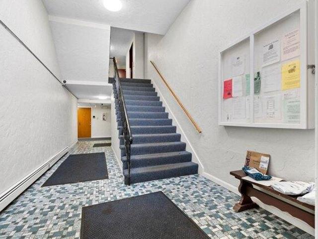 condo with 3 bedroom, Nashua NH ES104904135