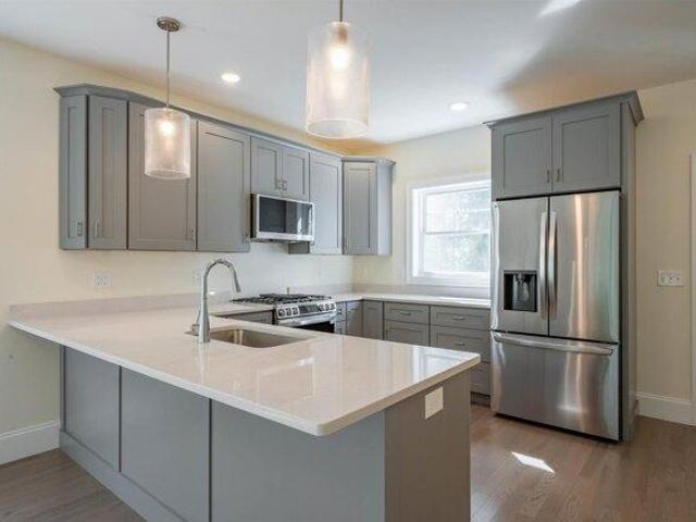 condo with 3 bedroom, Nashua NH ES104946873