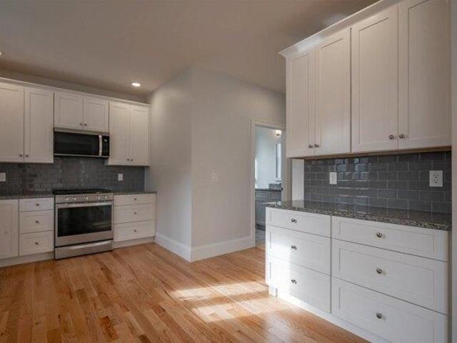 condo with 3 bedroom, Nashua NH ES104188966