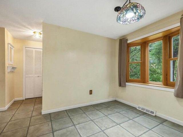 condo with 3 bedroom, Nashua NH ES105192148