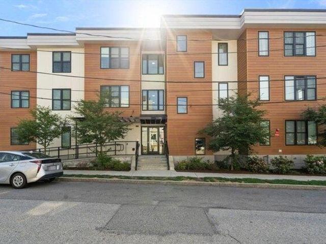 condo with 3 bedroom, Newton MA DLS102560264