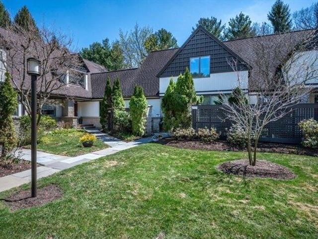 condo with 3 bedroom, Newton MA DLS102776666