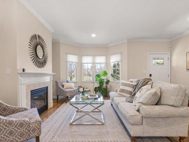 condo with 3 bedroom, Newton MA ES102959126