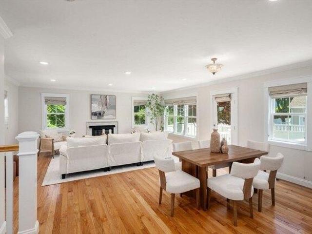 condo with 3 bedroom, Newton MA ES103222413