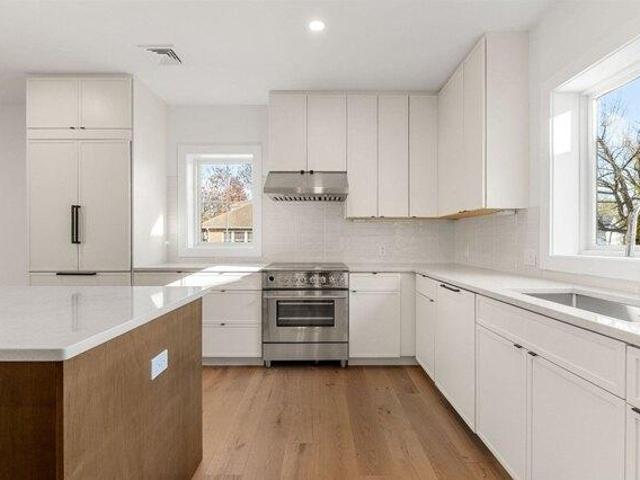 condo with 3 bedroom, Newton MA ES104849402