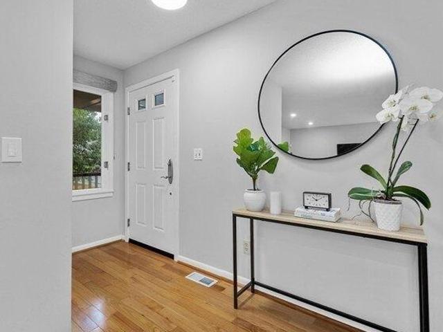 condo with 3 bedroom, Newton MA ES104300172
