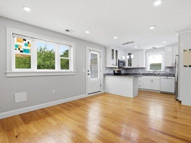 condo with 3 bedroom, Newton MA ES105060234