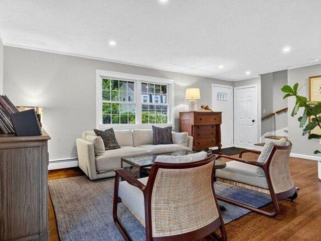 condo with 3 bedroom, Newton MA ES105124270