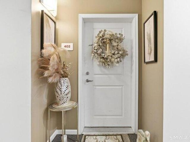 condo with 3 bedroom, New London CT DLS102826887