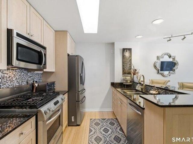 condo with 3 bedroom, New London CT ES102826887