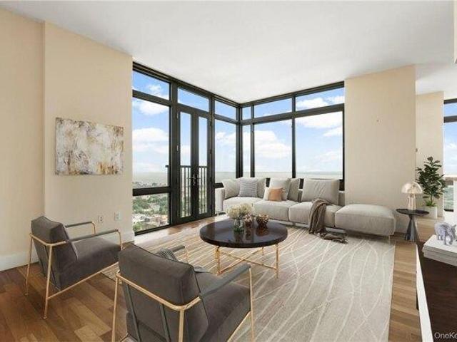 condo with 3 bedroom, New Rochelle NY ES105190644