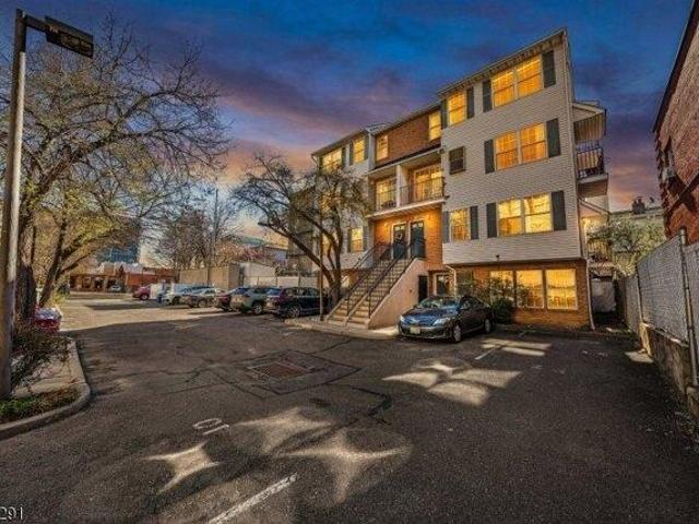 condo with 3 bedroom, Newark NJ DS101750332