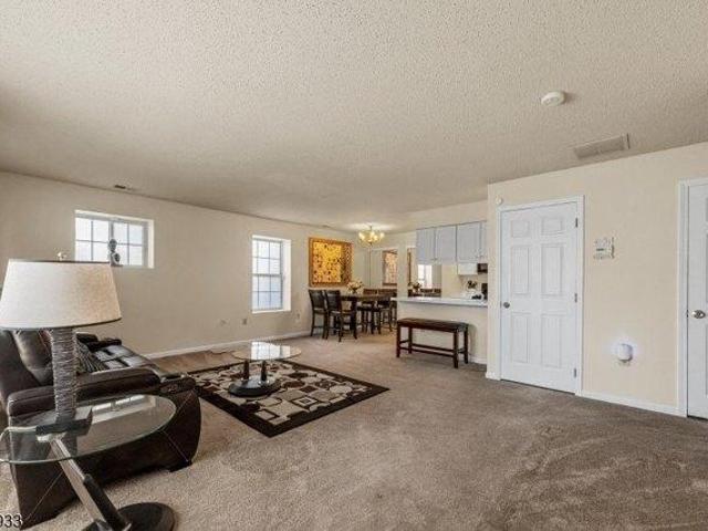condo with 3 bedroom, Newark NJ DS102317115