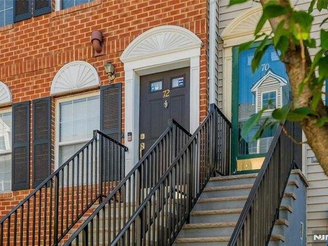 condo with 3 bedroom, Newark NJ DS104191269