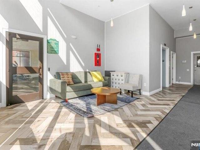 condo with 3 bedroom, Newark NJ ES104811198