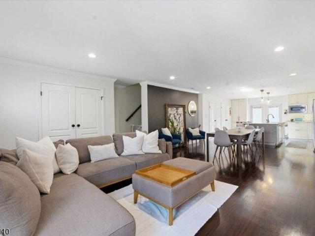 condo with 3 bedroom, Newark NJ ES104832699
