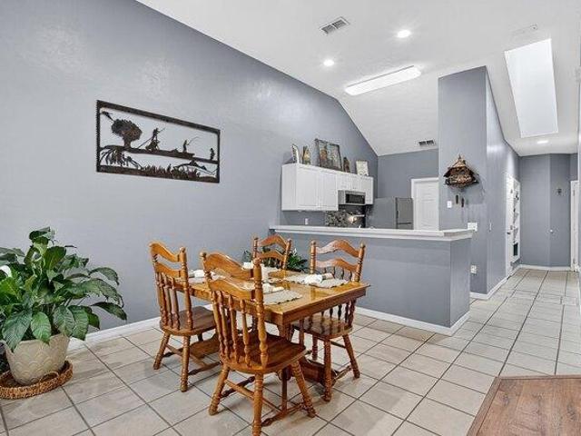 condo with 3 bedroom, Newberry FL DLS92418406