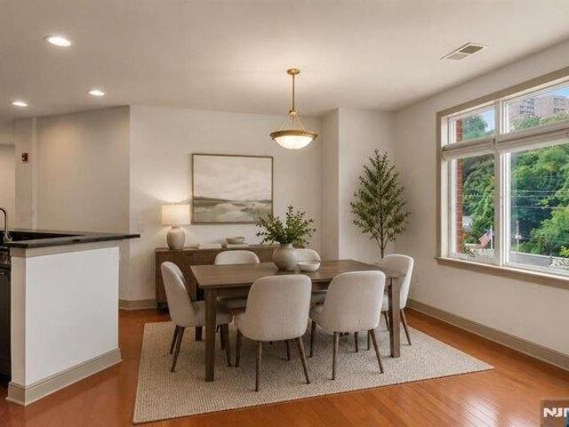 condo with 3 bedroom, North Bergen NJ ES105202992