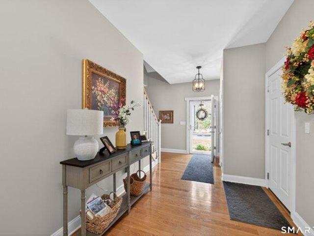 condo with 3 bedroom, North Haven CT ES104852623