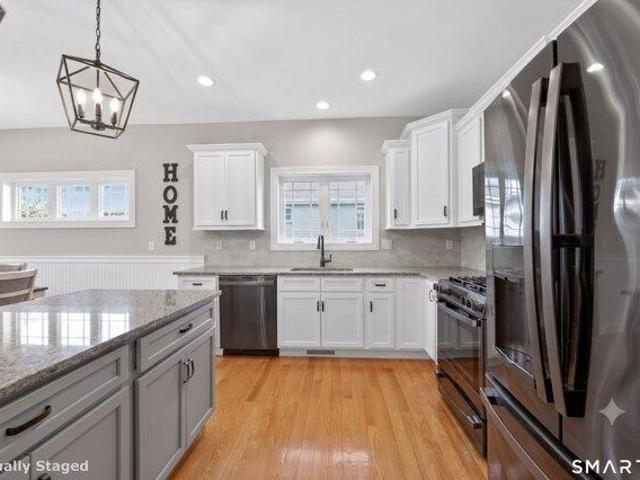 condo with 3 bedroom, North Haven CT ES105139983