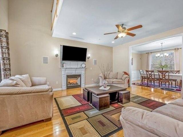 condo with 3 bedroom, Northborough MA DS102528585