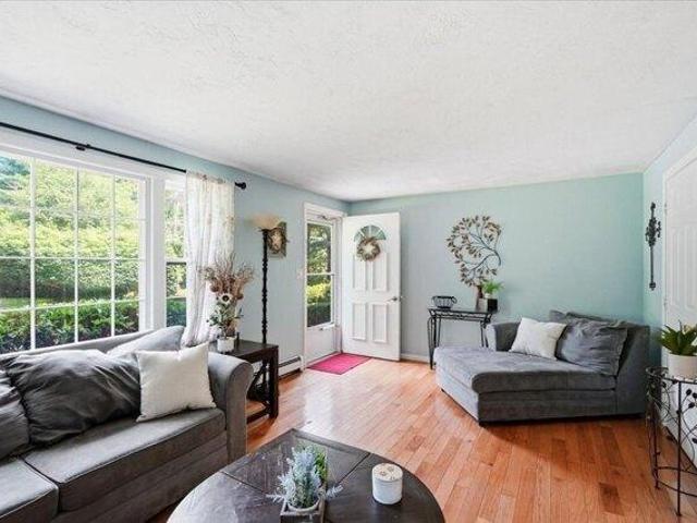 condo with 3 bedroom, Northborough MA ES104237740