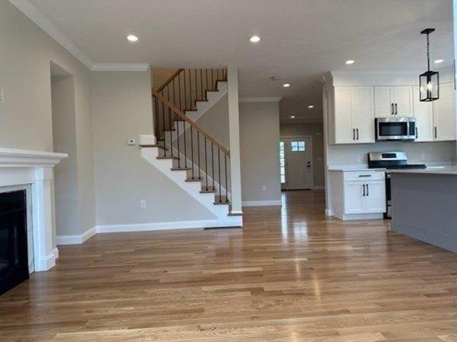 condo with 3 bedroom, Norton MA ES105114996