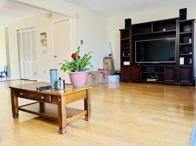 condo with 3 bedroom, Norwich CT ES105112997
