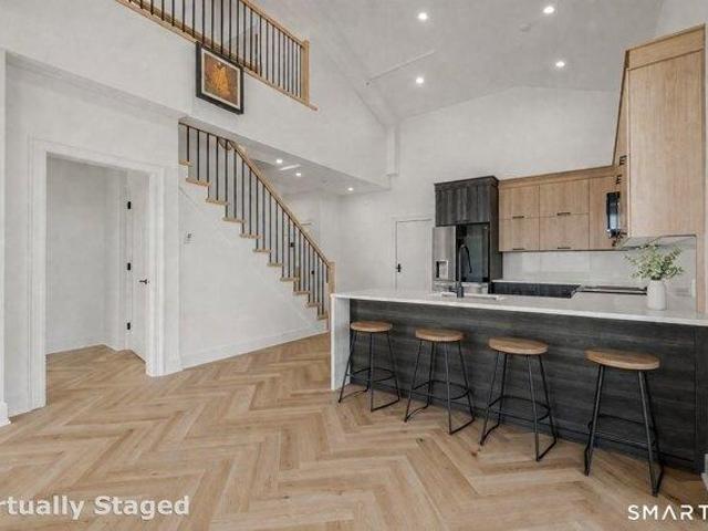 condo with 3 bedroom, Norwich CT ES103499347