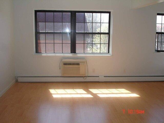 condo with 3 bedroom, Oakland Gardens NY ES103626270