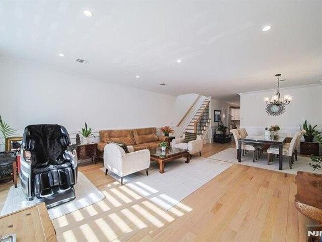 condo with 3 bedroom, Palisades Park NJ DS101781051