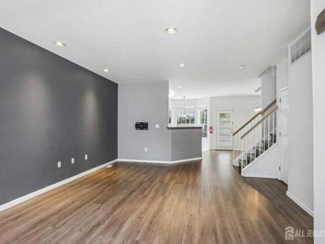 condo with 3 bedroom, Parlin NJ ES105173011
