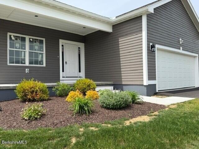 condo with 3 bedroom, Pittsfield MA DS104111751