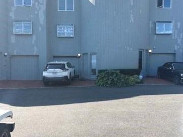condo with 3 bedroom, Port Washington NY DLS89460131