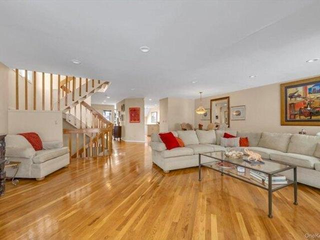 condo with 3 bedroom, Port Washington NY DS102280876