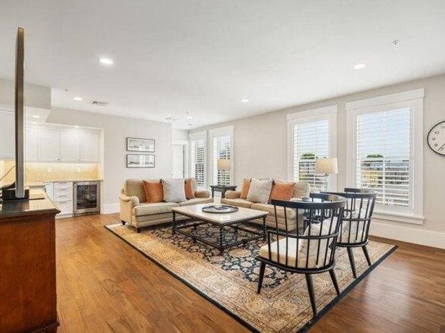 condo with 3 bedroom, Portsmouth NH DS104114498