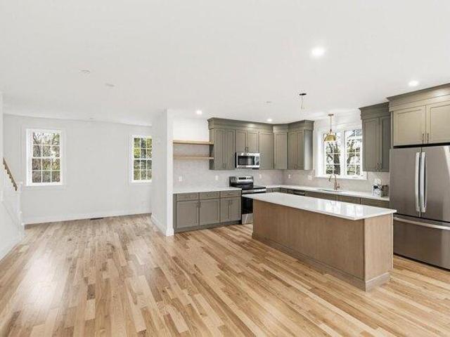 condo with 3 bedroom, Portsmouth NH ES104441831