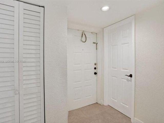 condo with 3 bedroom, Plantation FL ES104899078