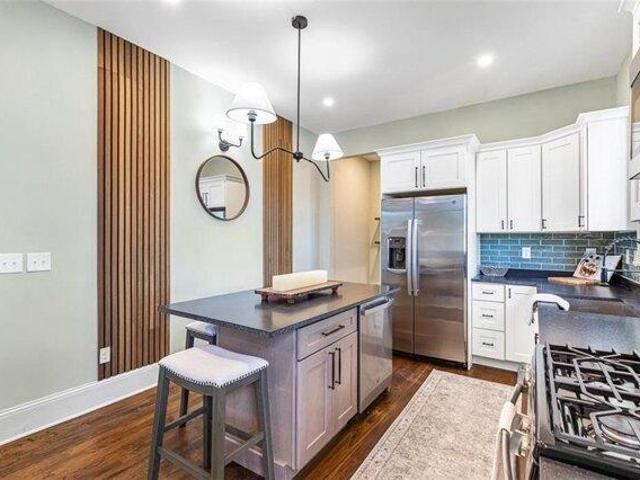 condo with 3 bedroom, Providence RI ES104567258