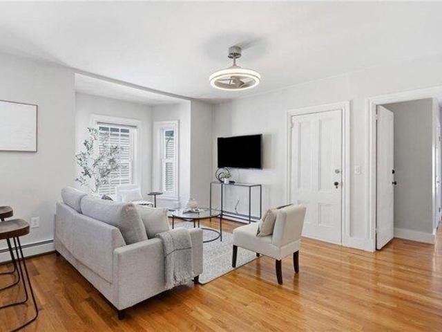 condo with 3 bedroom, Providence RI ES105106550